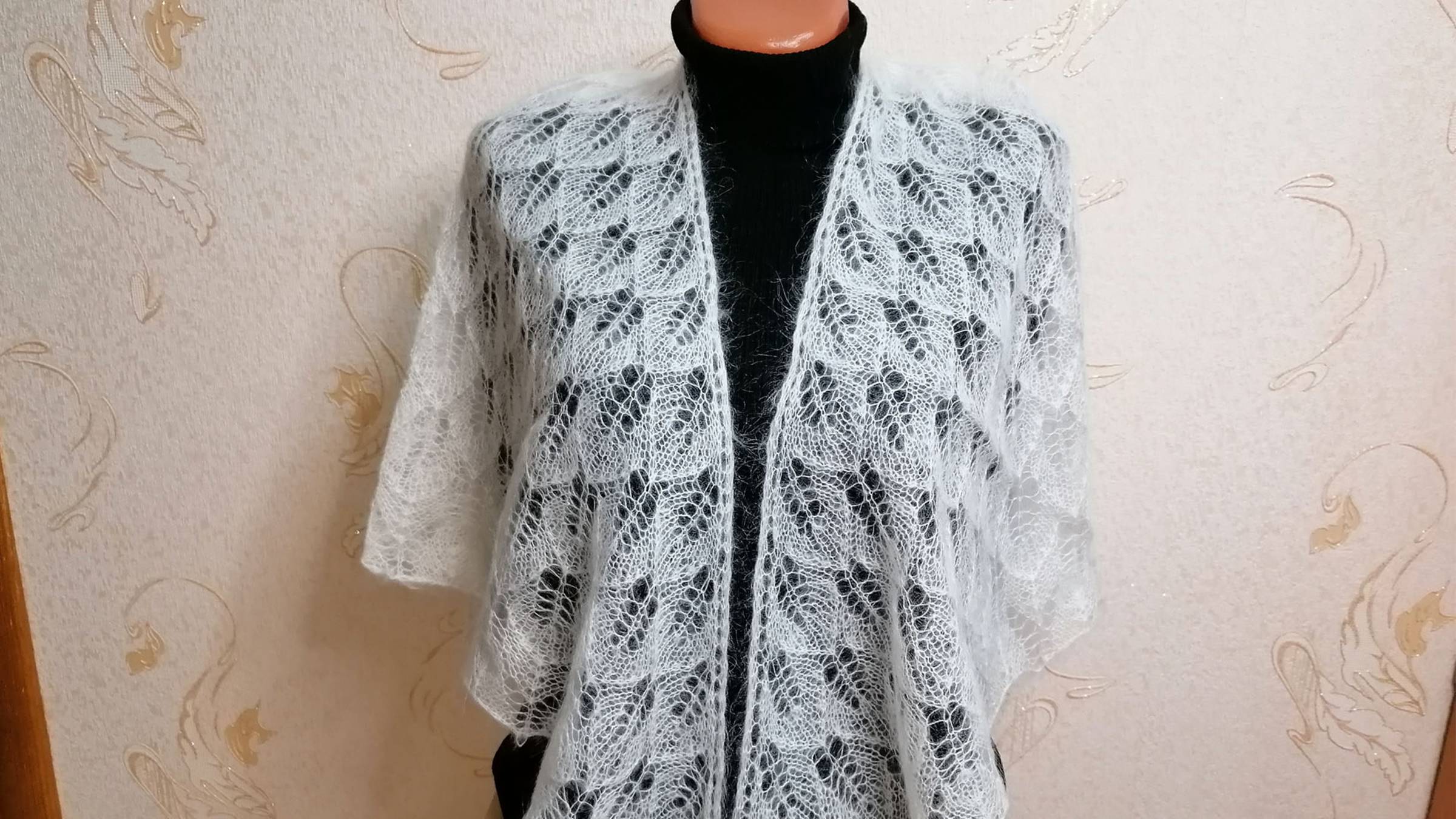 Невесомая шаль из Кид Мохера