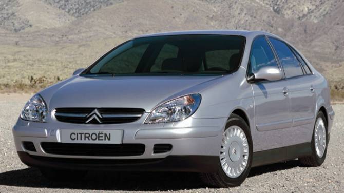 Как снять  гидроамортизатор  Ситроен с5. How to remove hydraulic shock absorber Citroen c5