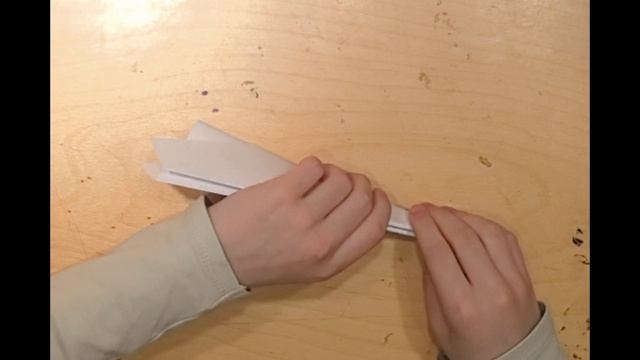 видео урок как сделать самолётик из бумаги 🧻🧻🧻!!!