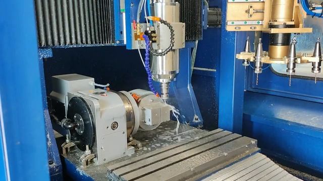 5ти координатный фрезерный ЧПУ станок по металлу с автоматической сменой инструмента