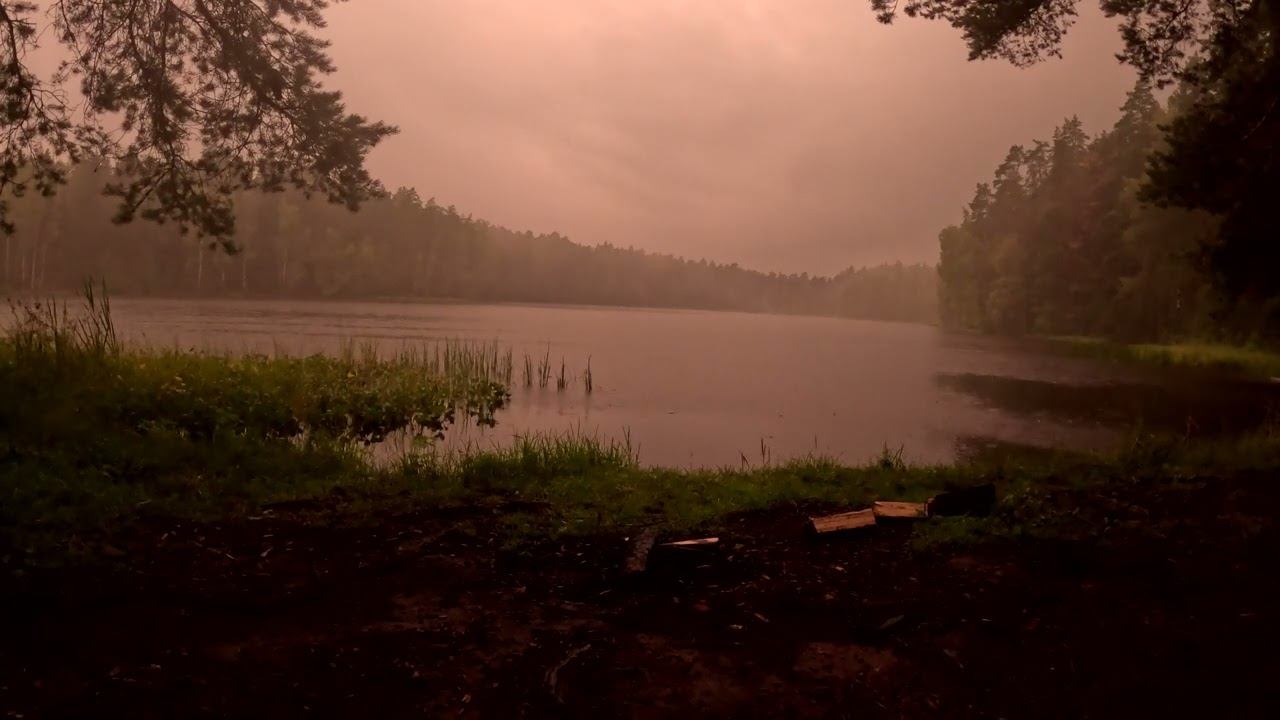 Звуки дождя и раскаты грома. Голубое озеро. 4k