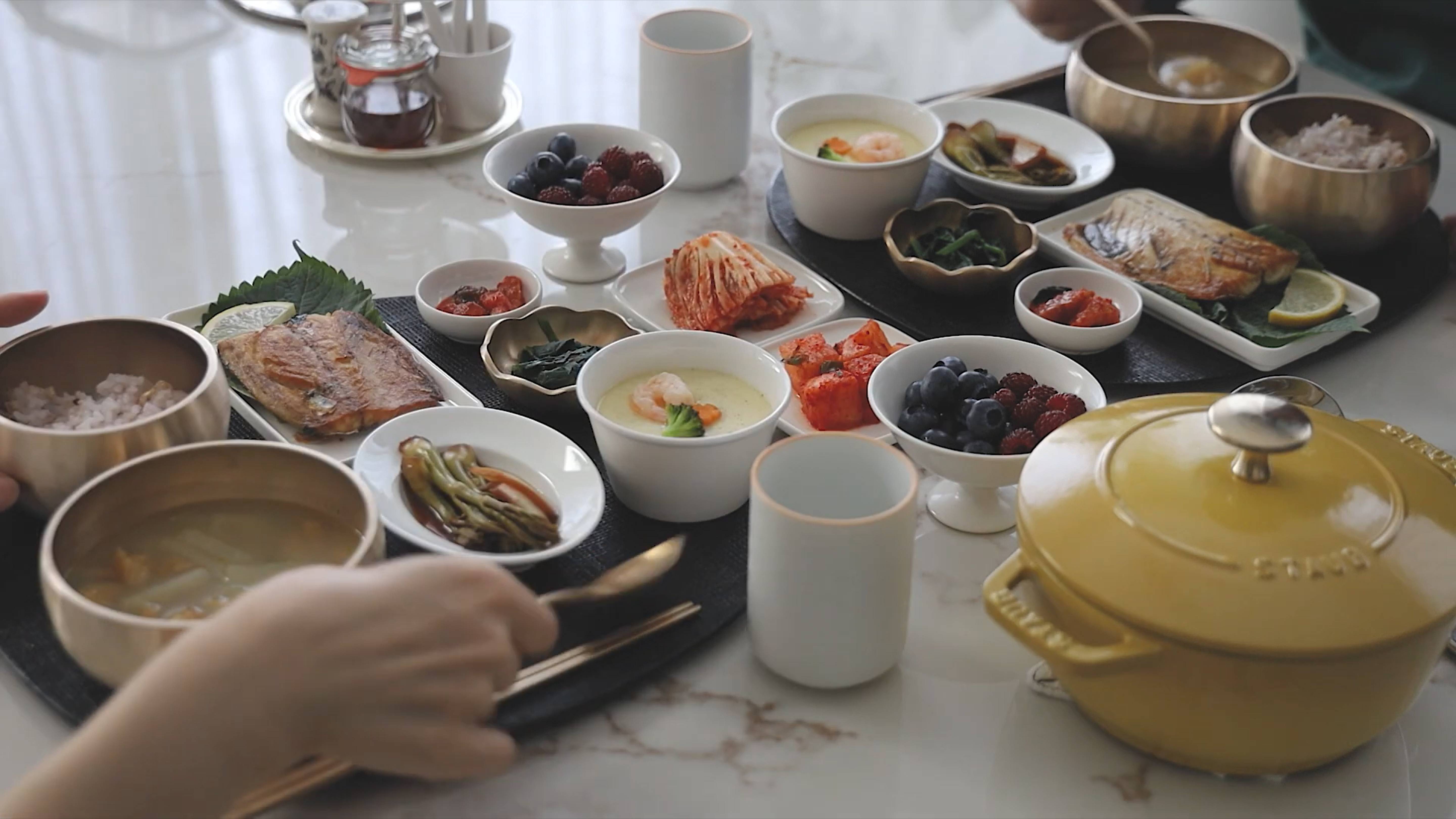 KitchenStory Сервировка стола для корейского завтрака, который все любят🍲