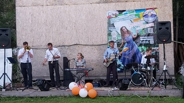 27 Music Hall/Мьюзик Холл