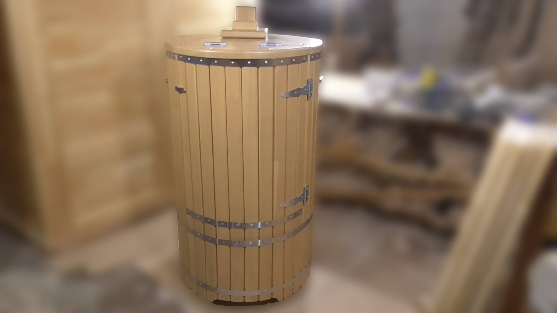 Кедровая тонированная овальная фитобочка с дополнительными опциями, повышающими комфорт