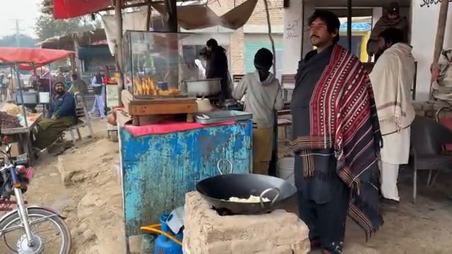 #Уличная еда в Пакистане.(Дабара)