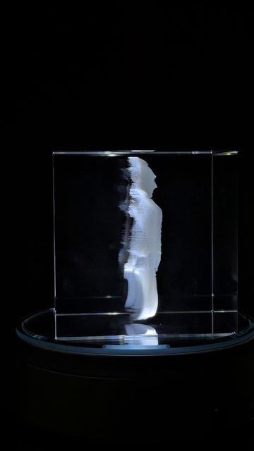 Гравировка внутри стеклянного изделия