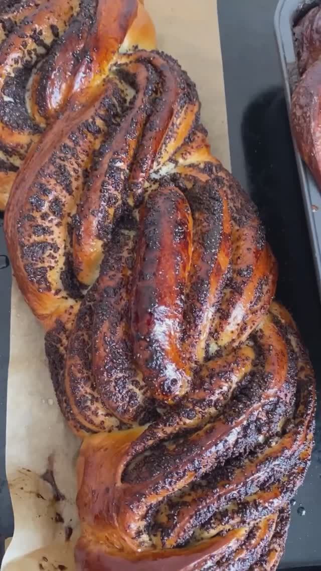 Рулет с маком и шоколадом