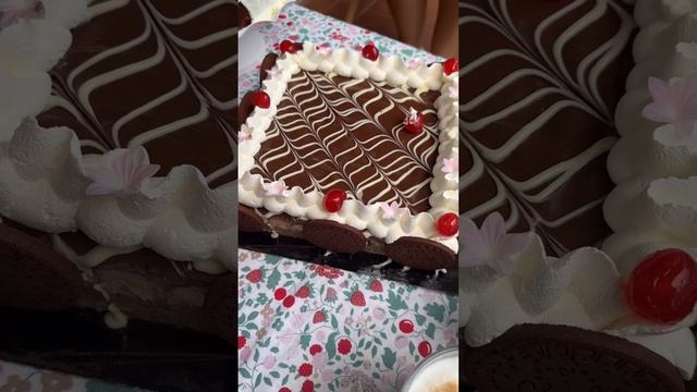 La tarta artesana con sabor chocolate Dubai. Heladería “Fragola”