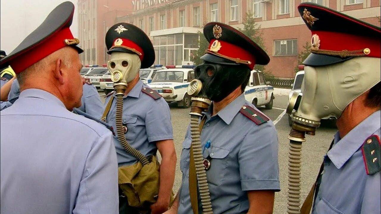 Наша служба и опасна и трудна!