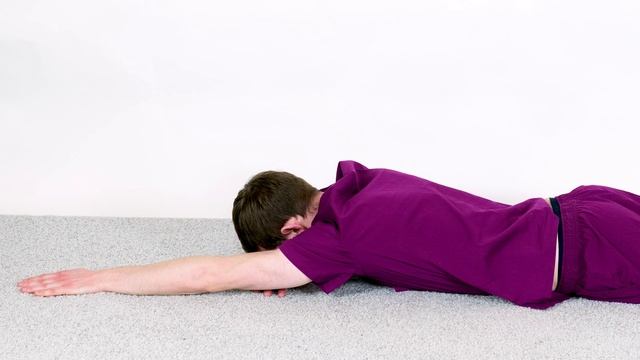 №9 Упражнения "корсет позвоночника". И.П. Лежа на животе потягивание руки над головой