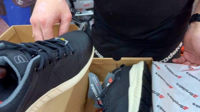 Летняя защищенная рабочая обувь Brodeks