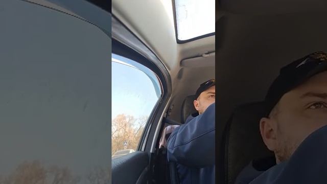 музыка в машине.  на работу.