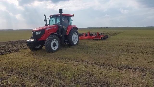 Культиватор ТехСпецКомплект КСКП-6, в работе