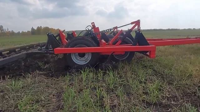 Культиватор ТехСпецКомплект КСКП-6, в работе