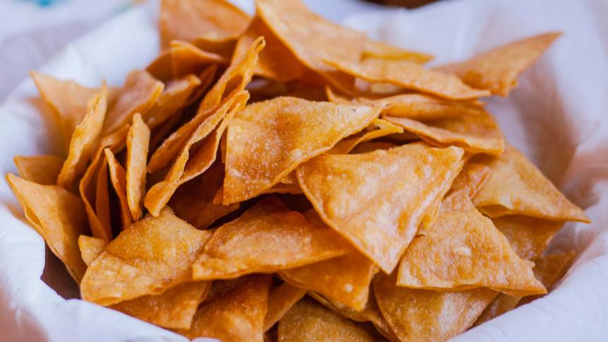 Чипсы из пшеничной муки.