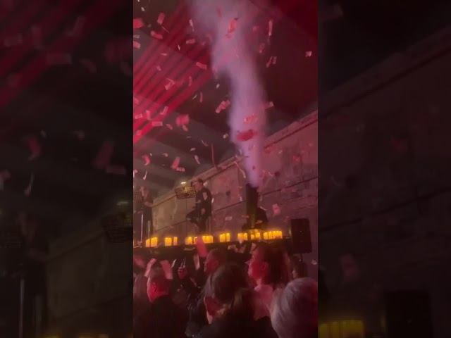 Запуск 80 000 000 рублей из бластеров GLOBAL EFFECTS CO2 Confetti Jet