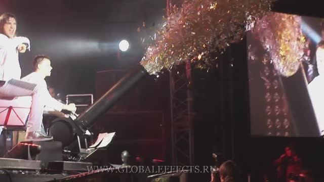 Золотой дождь из конфетти-бластера на концерте "Дискотеки Авария"