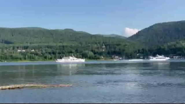 Нас море синее ласколо. Песня.