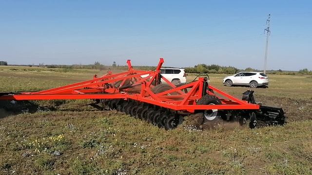 Борона дисковая ТехСпецКомплект БД-9, начало работы