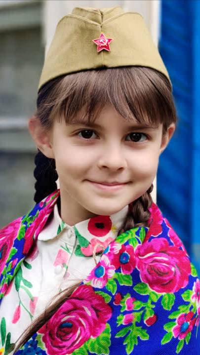 "Синий платочек" - песни военных лет. Поет Ариана Гаязова. #песнипобеды #песнивоенныхлет