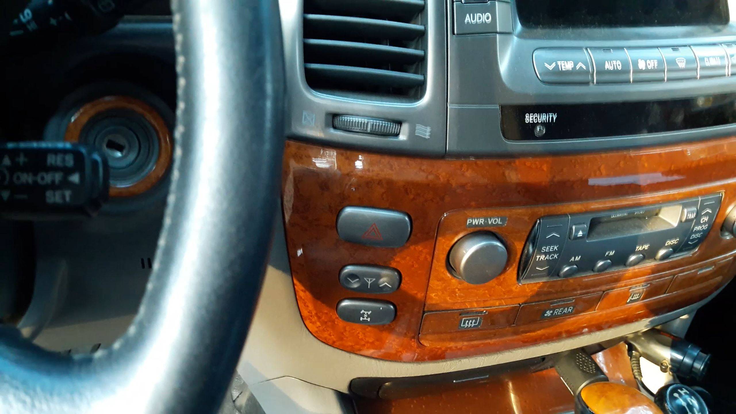 Владение автомобилем Lexus LX470. Что я включаю на оффроуде и чего избегаю. Часть третья