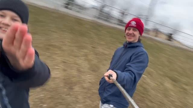 2025.04.13 Жизнь прекрасна. У пруда возле цирка.