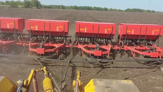 Сеялка ТехСпецКомплект СКП-3Д, в работе