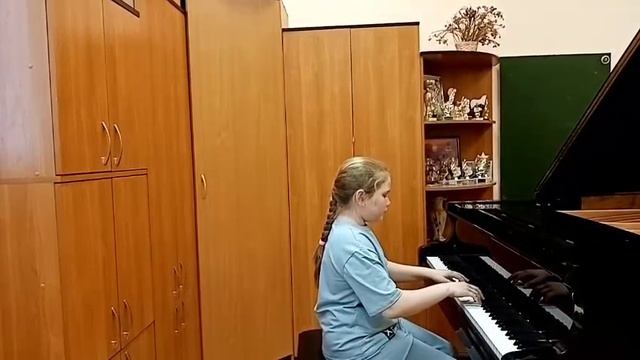 Денис Елизавета, Ф.Кулау Сонатина, ор.55, №1, C-dur, I ч.; В.Коровицын Девичий хоровод