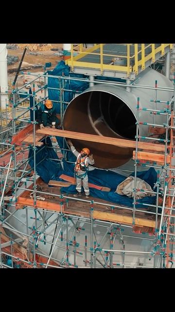 Монтаж трубопровода на колонне водной промывки пирогаза