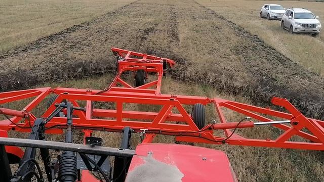 Борона ТехСпецКомплект БШГ-12-2, в работе