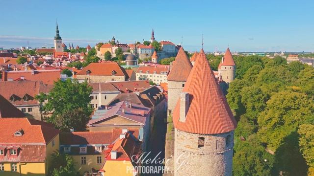 Таллинн 2025, полёт над крышами старого города, видео с дрона #таллин #таллинн