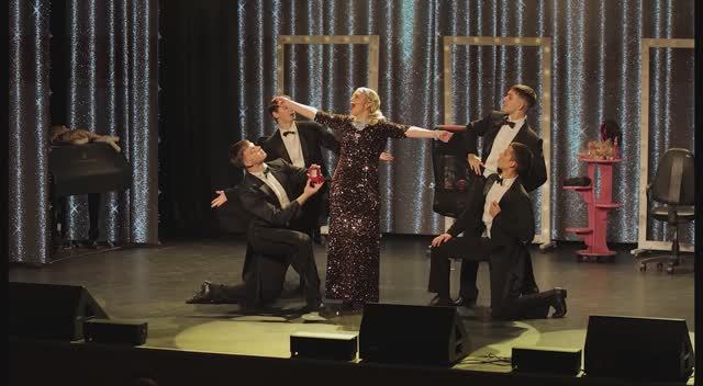 1 сцена. Бриллианты Анджелины