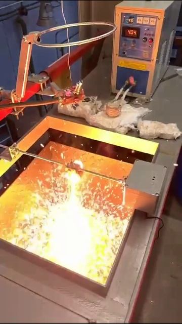 Испытание защитной каски расплавленным металлом от производителя ЕЛАНПЛАСТ