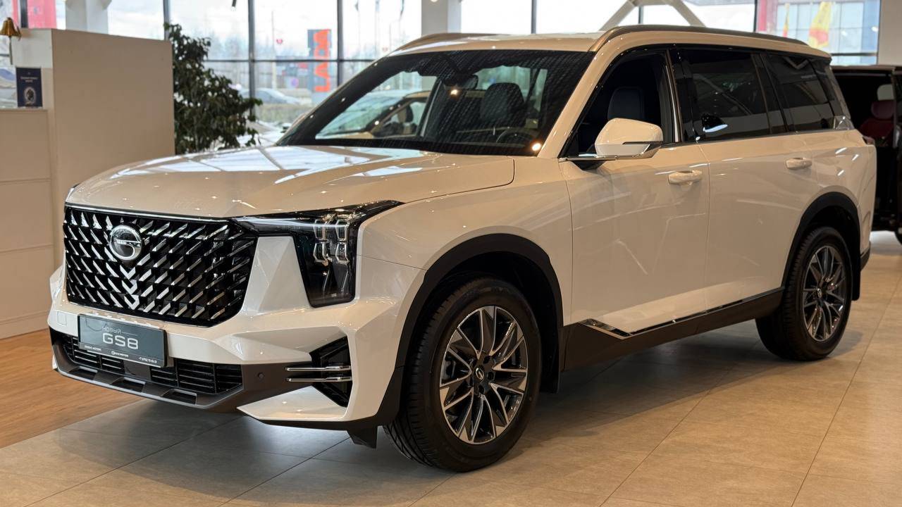 GAC GS8 в комплектации GT 4 WD белый салон темный