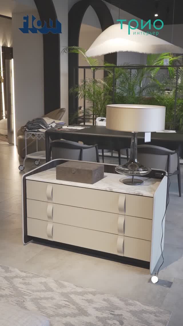 Комод с мраморным топом Gentleman от Flou