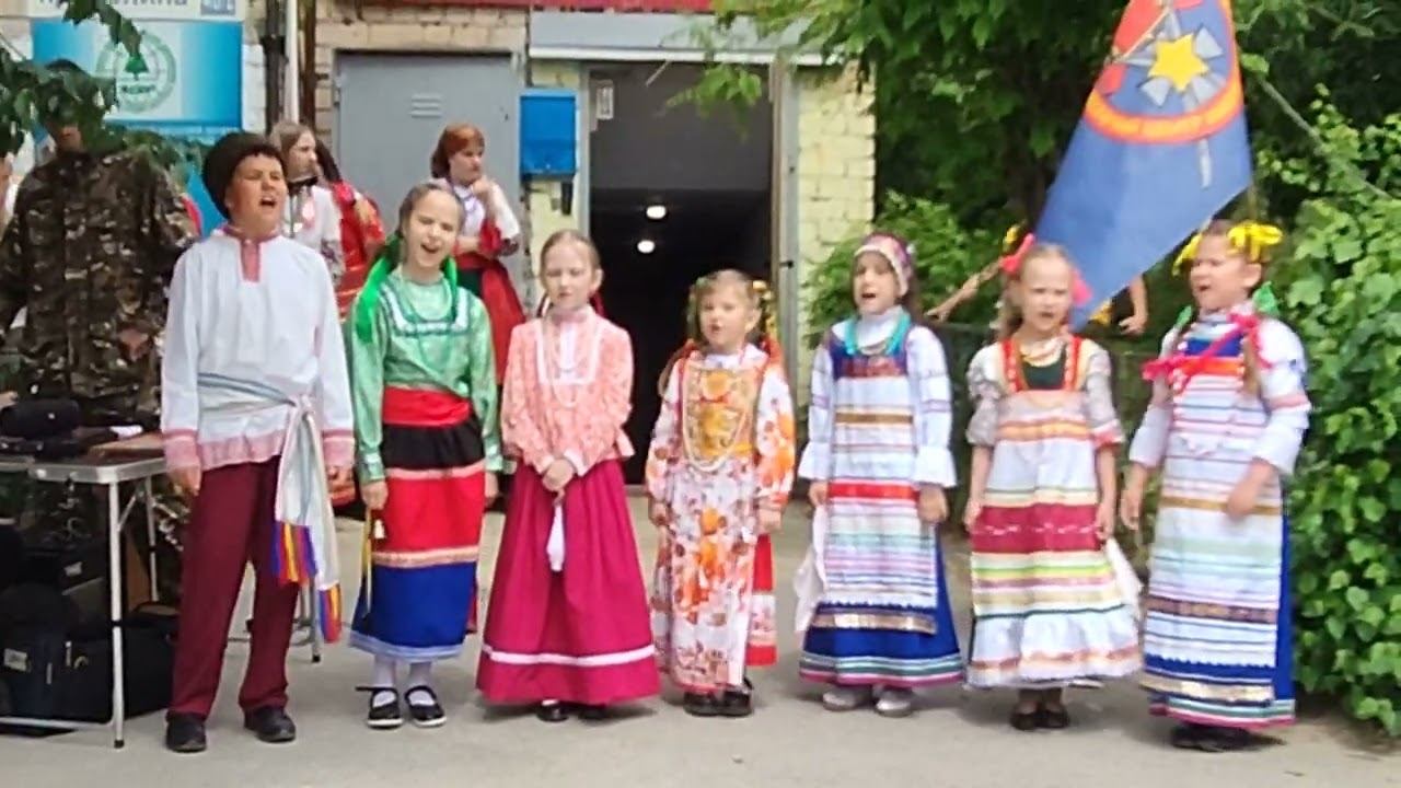 Выступление ансамблей "Гомониха"  и "Аккорд" на открытии казачьего центра  К.И. Недорубова.