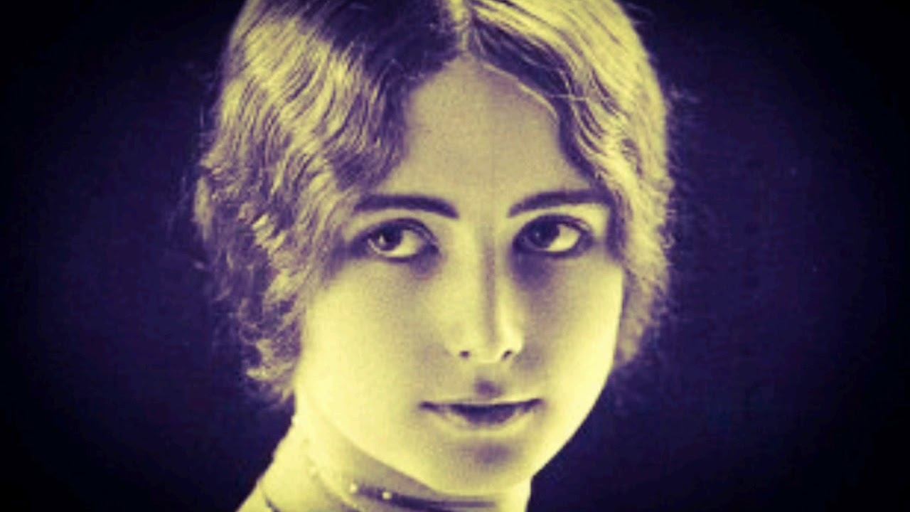 Осип Мандельштам "Нежнее нежного лицо твое..." Читает Павел Морозов