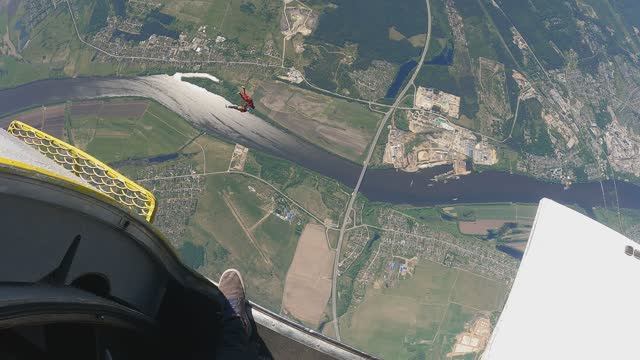 Соло прыжок с высоты 4000 метров. Просто полет над рекой Ока