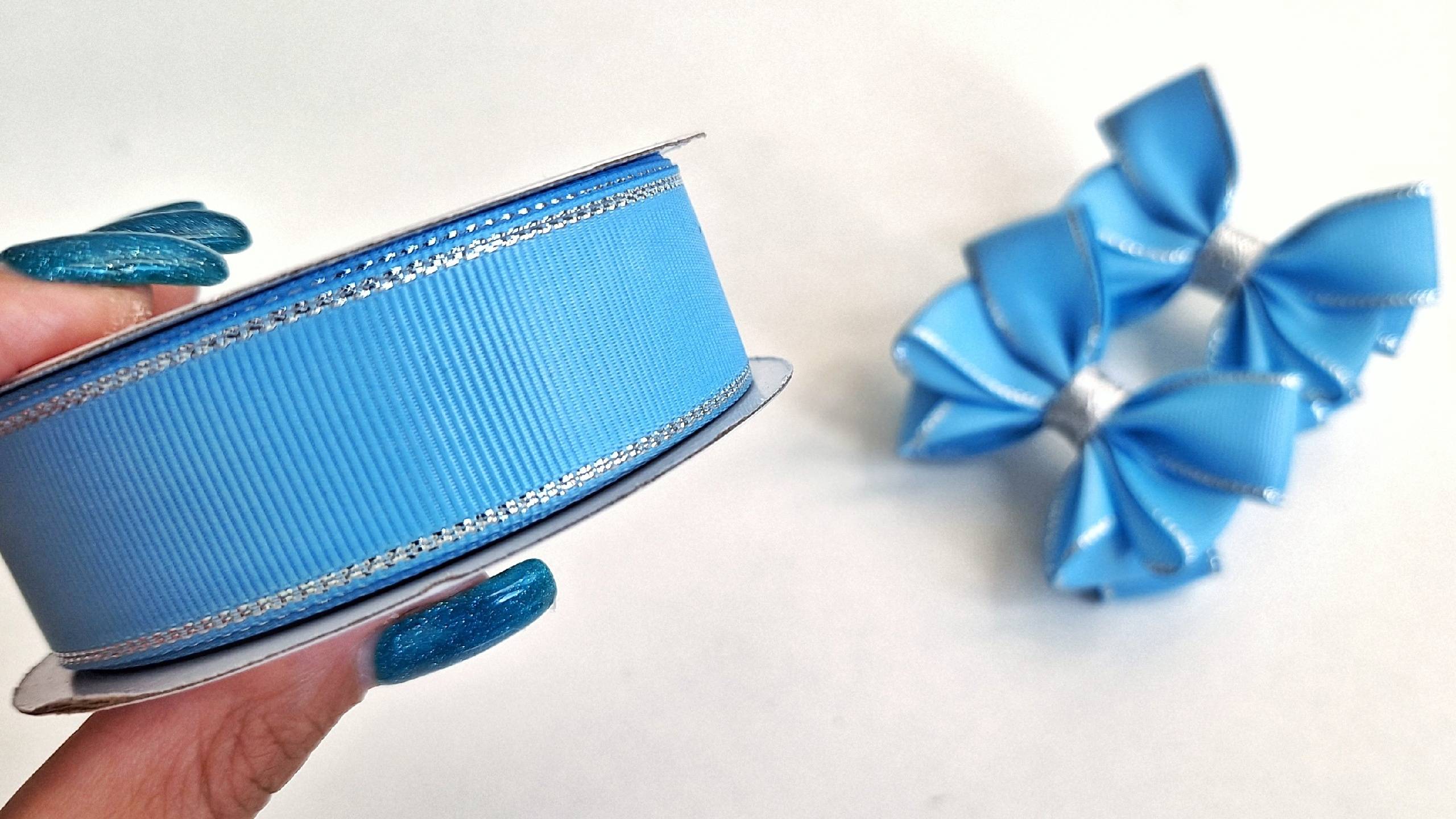 Голубые бантики!