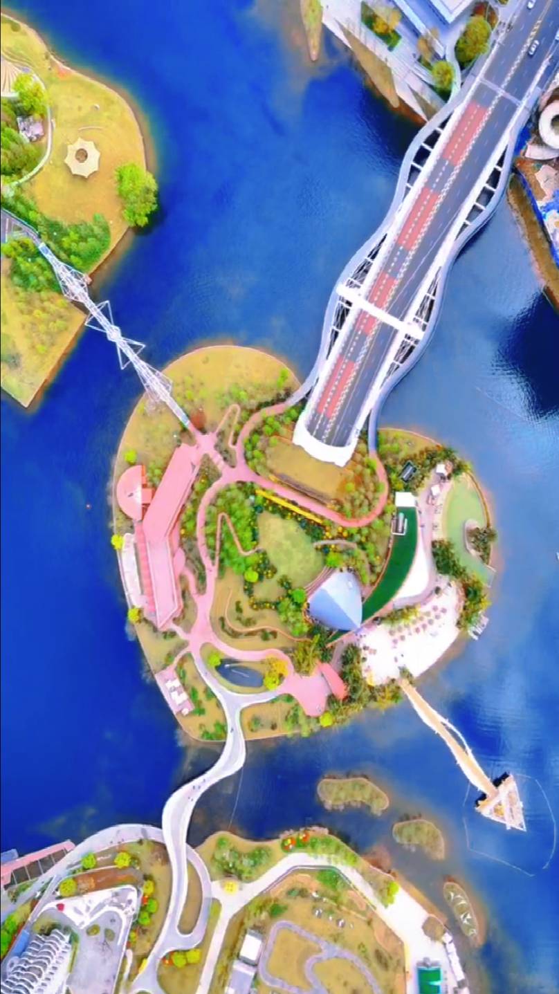 Какой СЕКРЕТ делает Остров любви в Чэнду таким популярным?