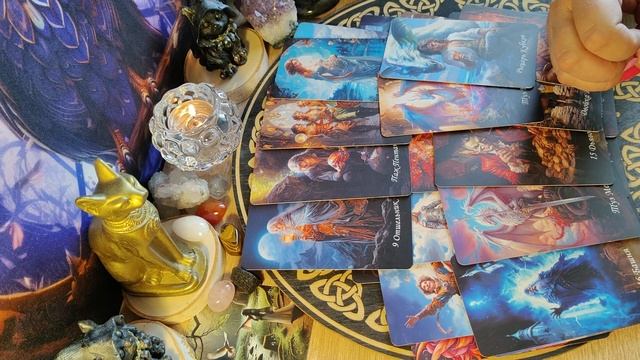 Кто за Вами наблюдает и с какой целью 🔮 таро расклад онлайн