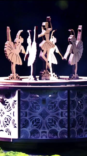 Музыкальная шкатулка Танцующие Балерины от Wood Trick