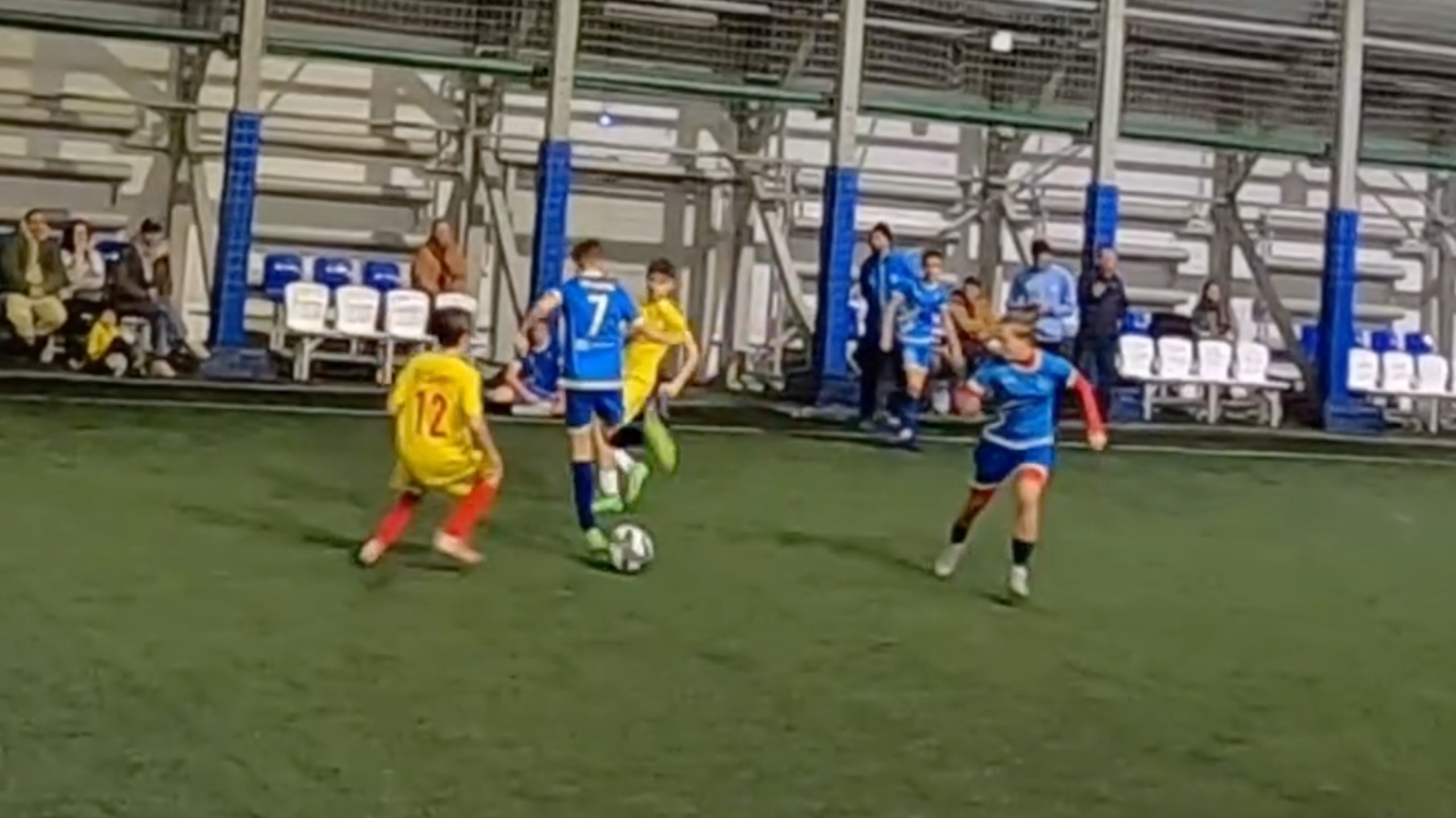 Эластико и перевод пяткой