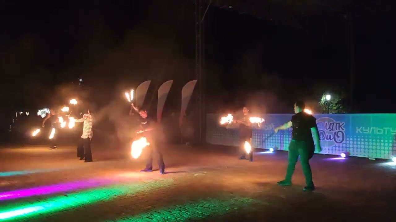 Огненное шоу "Огни осени" - 2023 в ЦПКиО в Волгограде