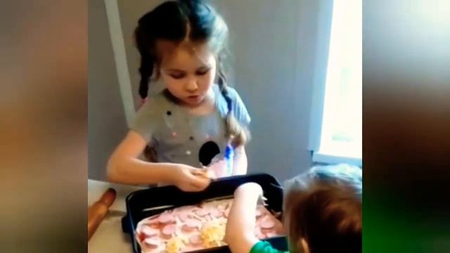 СОЛНЕЧНАЯ ПИЦЦА . Быстро и вкусно ..mp4