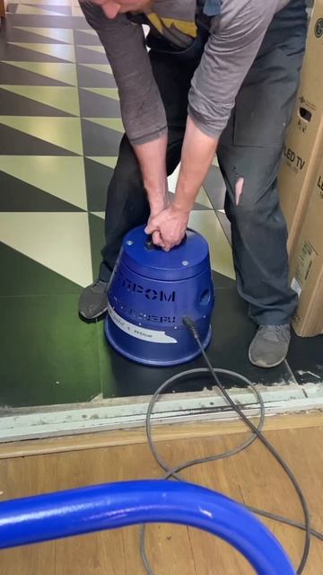 Проверка работы промышленного пылесоса Дастпром ПП-220 после ремонта в СПб