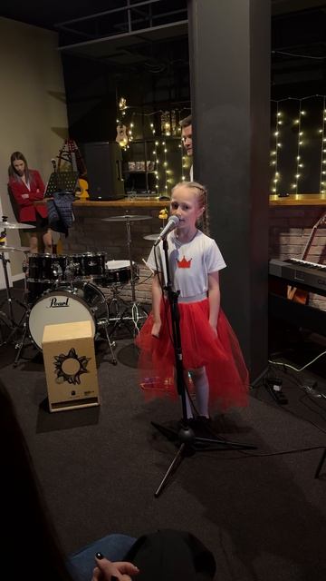 Наша ученица Федоряк Полина с композицией Кабы не было зимы