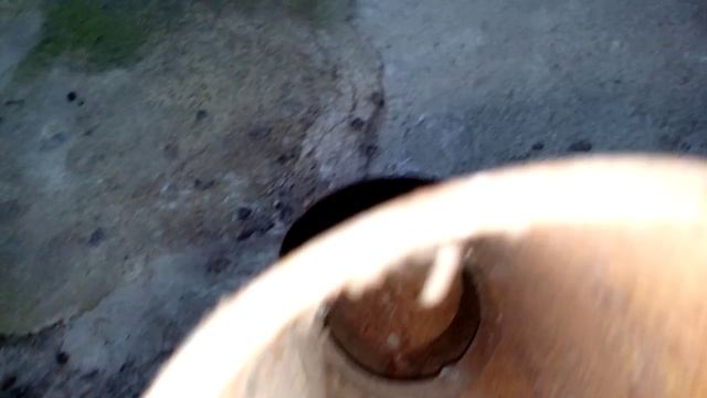 Задувает котёл надо ставить дефлектор для дымохода!!!