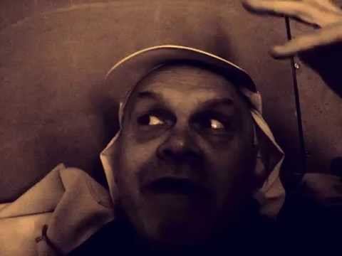 Саша Цэкавый читает Ходасевича "Было на улице полутемно"