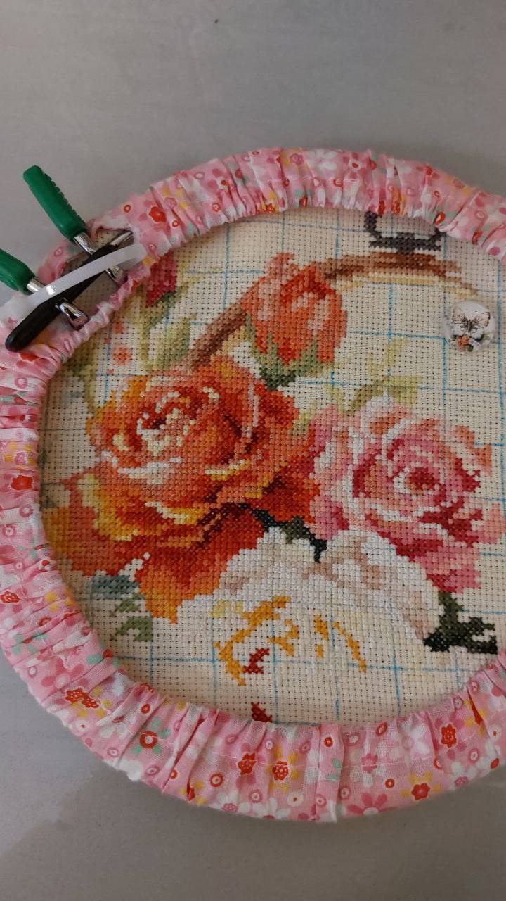 Процесс вышивка крестом "Розы для мастерицы" потихоньку продвигается 👌❎️🌹🌹🌹Часть 4